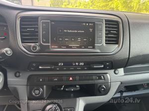 White Opel Vivaro 2022 in Ogre, with an engine capacity of 2.00 L and mileage of 132 thousand km for 15900 €, photo 14 on AUTOMOTO.COM.LV