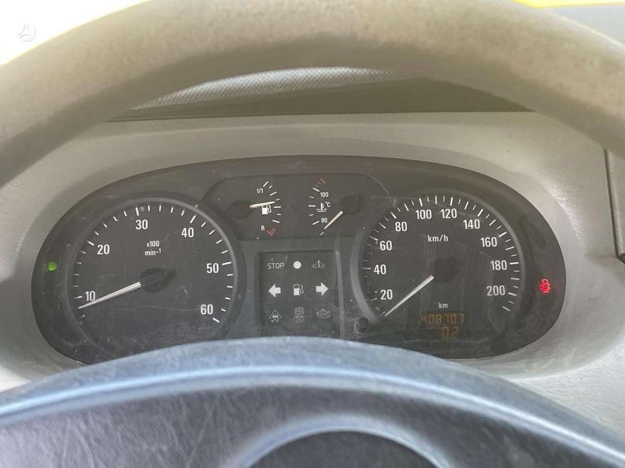Yellow Opel Vivaro 2005 in Vilnius, with an engine capacity of 1.87 L and mileage of 409 thousand km for 999 €, photo 7 on AUTOMOTO.COM.LV
