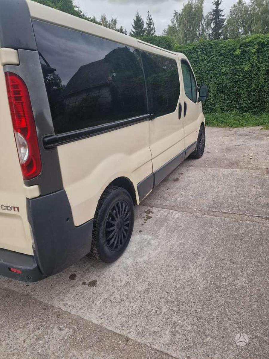 Yellow Opel Vivaro 2008 in Radviliskis, with an engine capacity of 2.00 L and mileage of 480 thousand km for 1700 €, photo 6 on AUTOMOTO.COM.LV