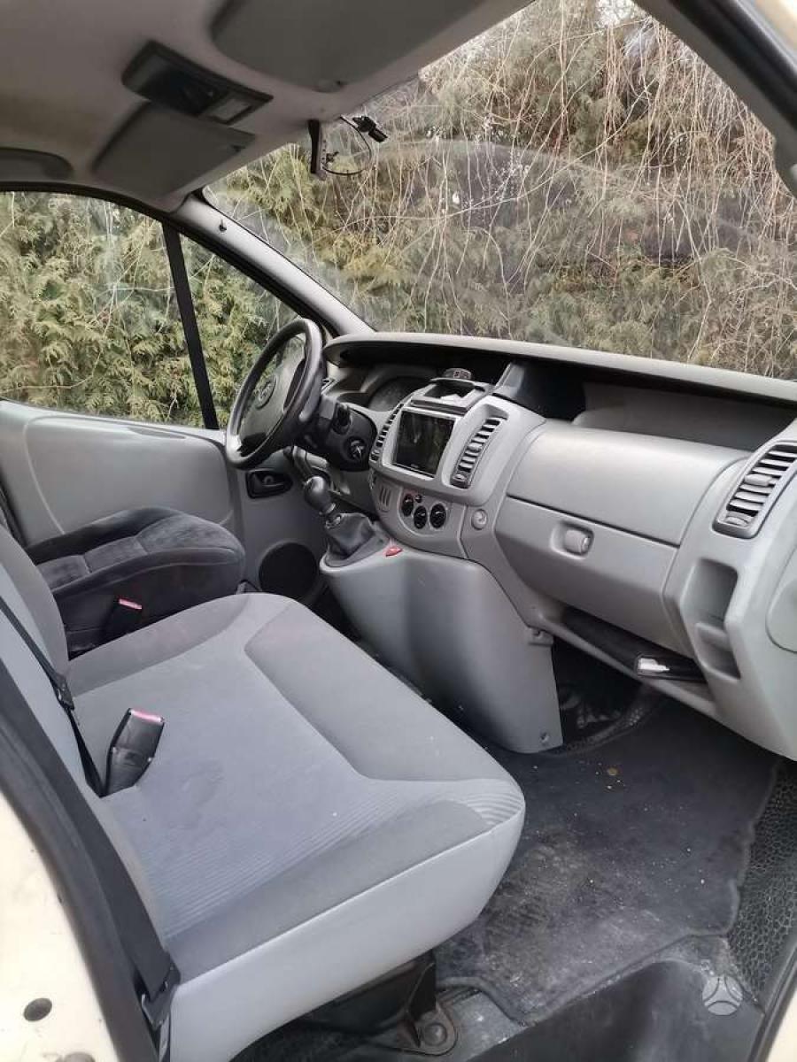 Yellow Opel Vivaro 2008 in Radviliskis, with an engine capacity of 2.00 L and mileage of 480 thousand km for 1700 €, photo 10 on AUTOMOTO.COM.LV