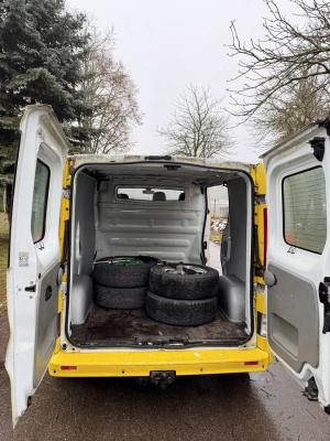 Yellow Opel Vivaro 2014 in Kaunas, with an engine capacity of 2.00 L and mileage of 221 thousand km for 6400 €, photo 7 on AUTOMOTO.COM.LV