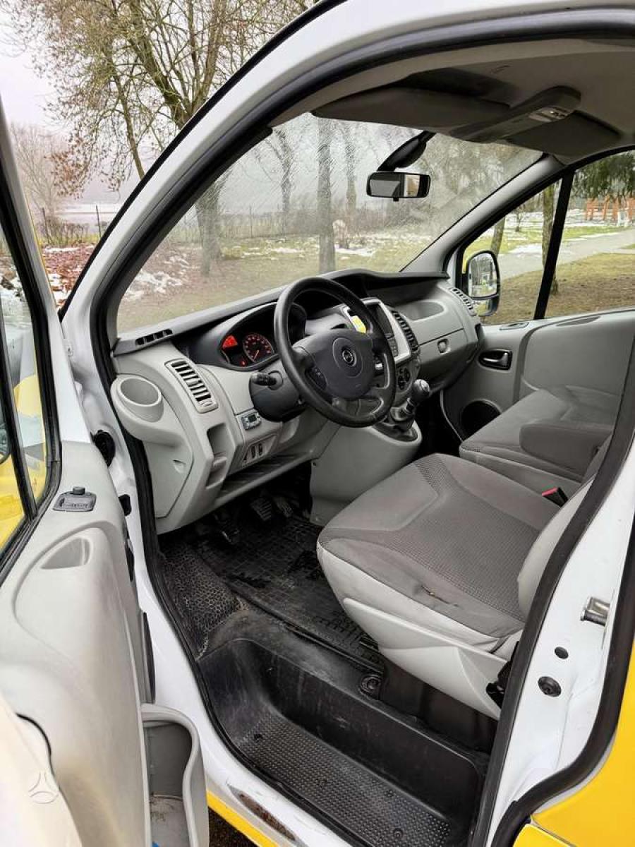 Yellow Opel Vivaro 2014 in Kaunas, with an engine capacity of 2.00 L and mileage of 221 thousand km for 6400 €, photo 10 on AUTOMOTO.COM.LV