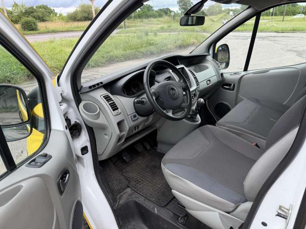 Yellow Opel Vivaro 2014 in Kaunas, with an engine capacity of 2.00 L and mileage of 220 thousand km for 5900 €, photo 10 on AUTOMOTO.COM.LV
