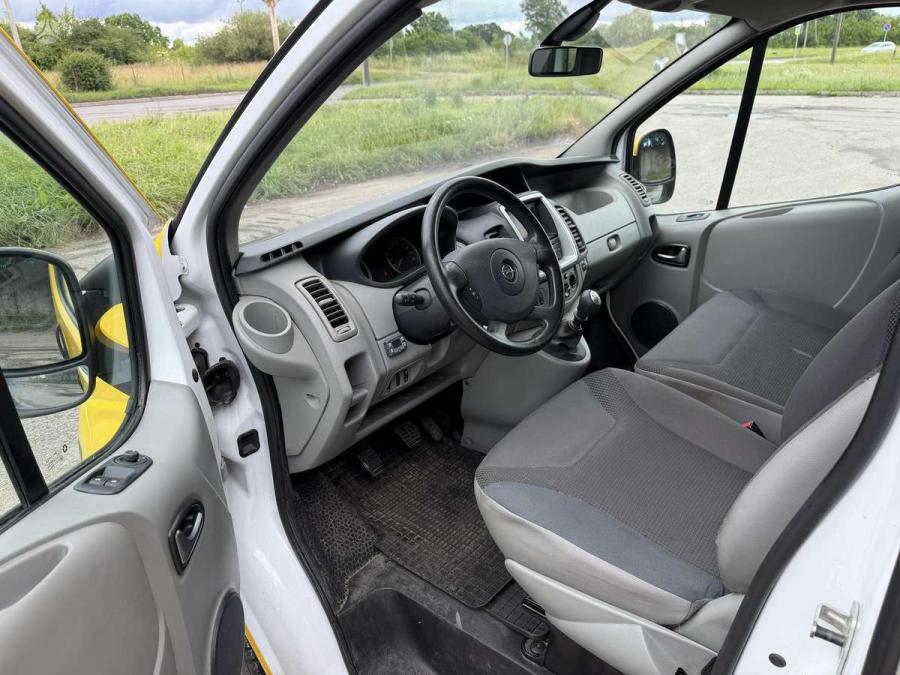 Dzeltens Opel Vivaro 2014 Kauņa, ar dzinēja tilpumu 2.00 L un nobraukumu 220 tūkst. km par 5900 €, foto 10 vietnē AUTOMOTO.COM.LV