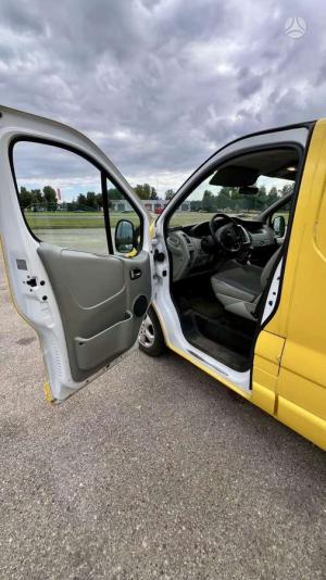 Dzeltens Opel Vivaro 2014 Kauņa, ar dzinēja tilpumu 2.00 L un nobraukumu 220 tūkst. km par 5900 €, foto 12 vietnē AUTOMOTO.COM.LV