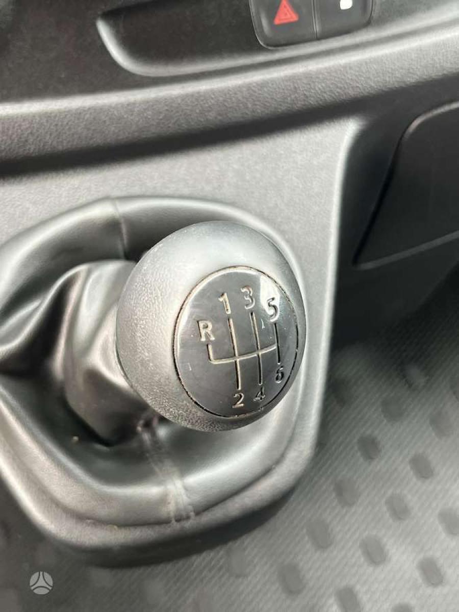 Yellow Opel Vivaro 2018 in Skaudvile, with an engine capacity of 1.60 L and mileage of 173 thousand km for 12500 €, photo 13 on AUTOMOTO.COM.LV