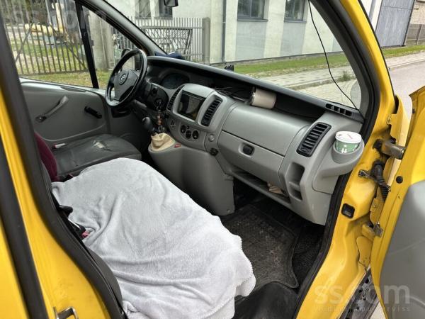 Dzeltens Opel Vivaro 2004 Liepāja, ar dzinēja tilpumu 1.90 L un nobraukumu 235 tūkst. km par 3450 €, foto 5 vietnē AUTOMOTO.COM.LV