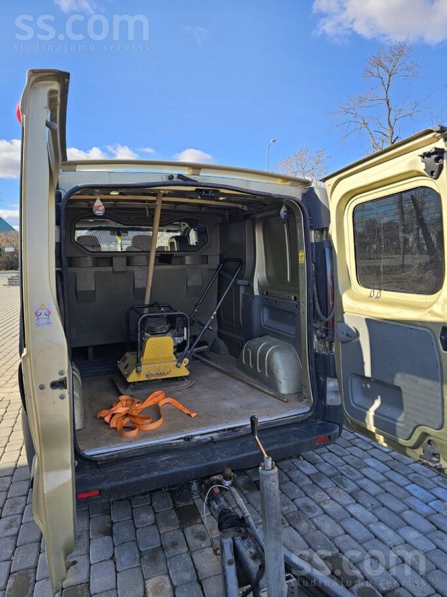 Dzeltens Opel Vivaro 2005 Aizkraukle, ar dzinēja tilpumu 1.90 L un nobraukumu 612 tūkst. km par 3200 €, foto 6 vietnē AUTOMOTO.COM.LV