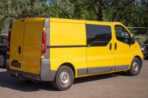 Yellow Opel Vivaro 2010 in Liepaja, with an engine capacity of 2.50 L and mileage of 225 thousand km for 6400 €, photo 5 on AUTOMOTO.COM.LV