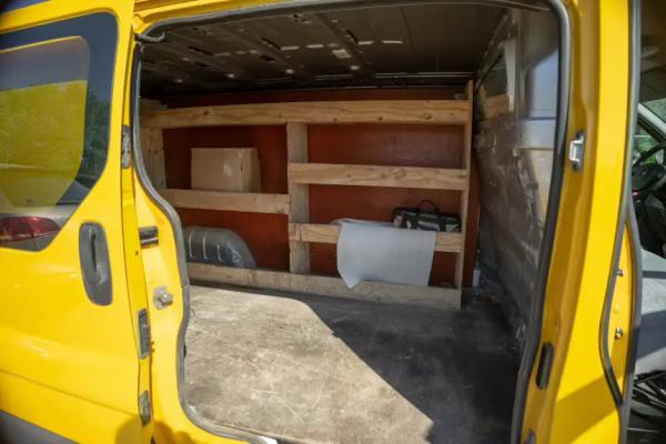 Yellow Opel Vivaro 2010 in Liepaja, with an engine capacity of 2.50 L and mileage of 225 thousand km for 6400 €, photo 9 on AUTOMOTO.COM.LV