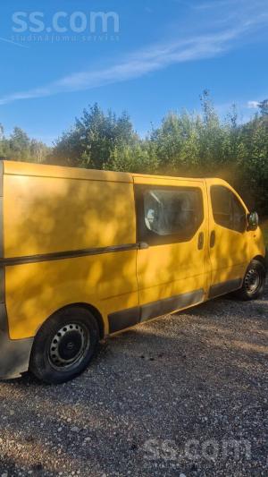 Yellow Opel Vivaro 2010 in Tukums, with an engine capacity of 2.50 L and mileage of 0 thousand km for 4800 €, photo 5 on AUTOMOTO.COM.LV