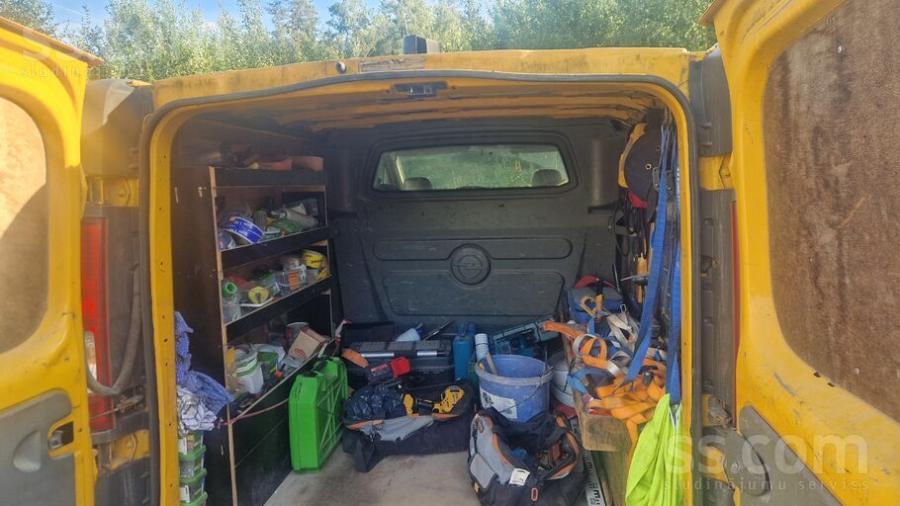 Yellow Opel Vivaro 2010 in Tukums, with an engine capacity of 2.50 L and mileage of 0 thousand km for 4800 €, photo 7 on AUTOMOTO.COM.LV