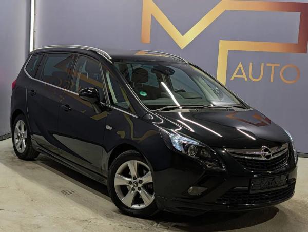 Black Opel Zafira 2013 in Jurmala, with an engine capacity of 1.60 L and mileage of 232 thousand km for 6950 €, photo 1 on AUTOMOTO.COM.LV
