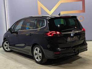 Black Opel Zafira 2013 in Jurmala, with an engine capacity of 1.60 L and mileage of 232 thousand km for 6950 €, photo 3 on AUTOMOTO.COM.LV