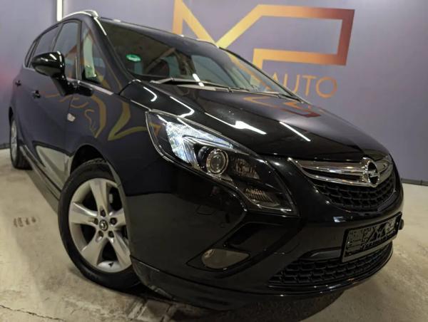 Black Opel Zafira 2013 in Jurmala, with an engine capacity of 1.60 L and mileage of 232 thousand km for 6950 €, photo 7 on AUTOMOTO.COM.LV