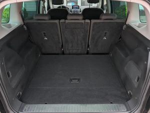Black Opel Zafira 2013 in Jurmala, with an engine capacity of 1.60 L and mileage of 232 thousand km for 6950 €, photo 16 on AUTOMOTO.COM.LV