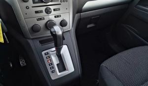 Black Opel Zafira 2008 in Riga, with an engine capacity of 1.90 L and mileage of 356 thousand km for 3700 €, photo 4 on AUTOMOTO.COM.LV