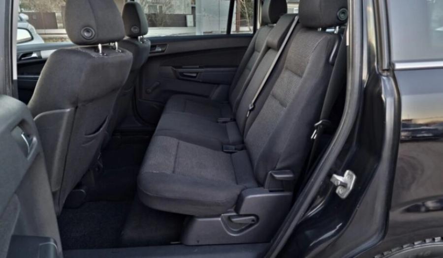 Black Opel Zafira 2008 in Riga, with an engine capacity of 1.90 L and mileage of 356 thousand km for 3700 €, photo 17 on AUTOMOTO.COM.LV
