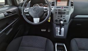 Black Opel Zafira 2008 in Riga, with an engine capacity of 1.90 L and mileage of 356 thousand km for 3700 €, photo 18 on AUTOMOTO.COM.LV