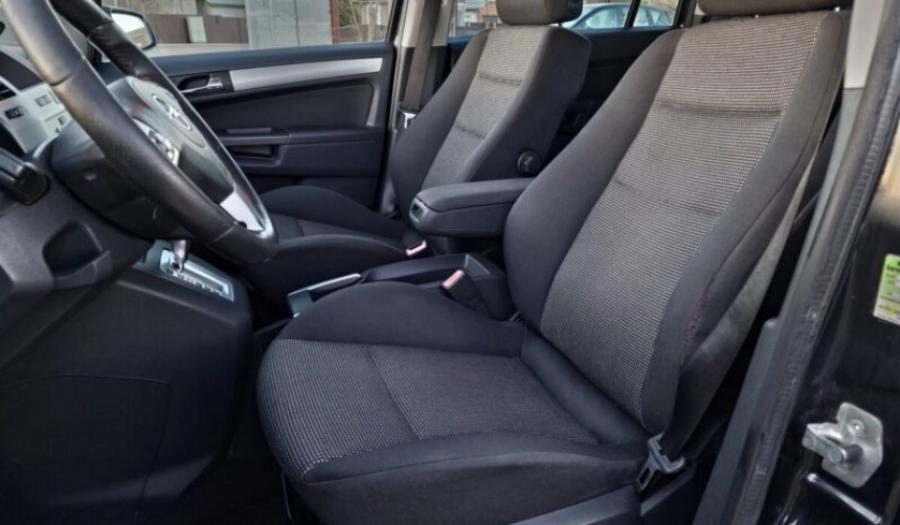 Black Opel Zafira 2008 in Riga, with an engine capacity of 1.90 L and mileage of 356 thousand km for 3700 €, photo 19 on AUTOMOTO.COM.LV