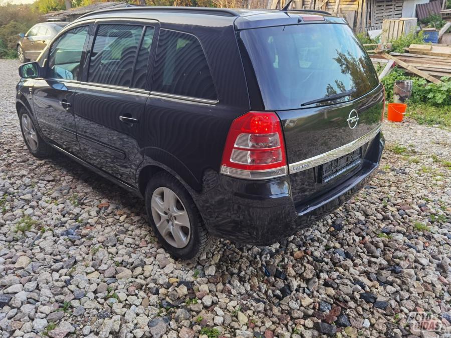 Melns Opel Zafira 2011 Kauņa, ar dzinēja tilpumu 1.90 L un nobraukumu 197 tūkst. km par 2000 €, foto 4 vietnē AUTOMOTO.COM.LV