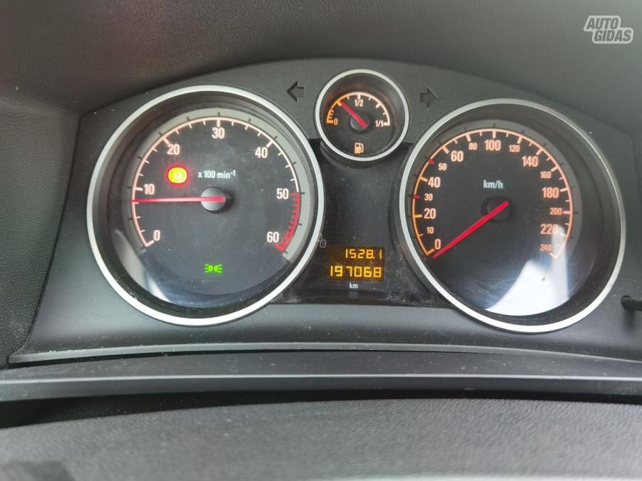Melns Opel Zafira 2011 Kauņa, ar dzinēja tilpumu 1.90 L un nobraukumu 197 tūkst. km par 2000 €, foto 9 vietnē AUTOMOTO.COM.LV