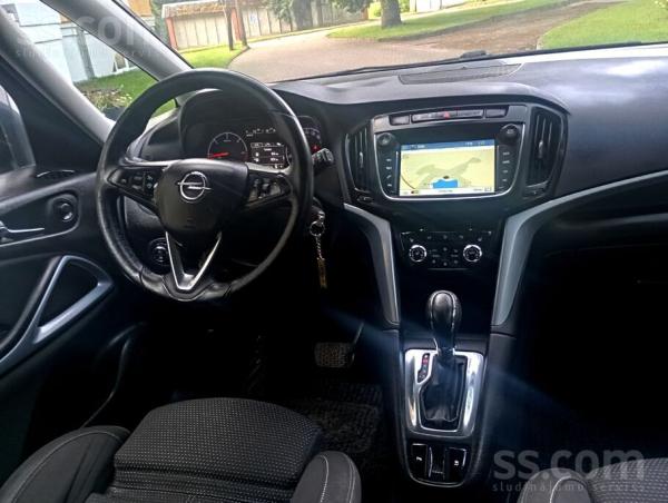 Black Opel Zafira 2016 in Liepaja, with an engine capacity of 2.00 L and mileage of 312 thousand km for 8500 €, photo 6 on AUTOMOTO.COM.LV