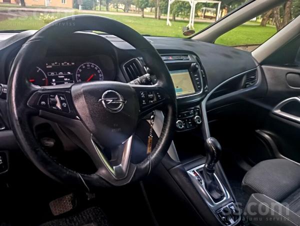 Black Opel Zafira 2016 in Liepaja, with an engine capacity of 2.00 L and mileage of 312 thousand km for 8500 €, photo 9 on AUTOMOTO.COM.LV