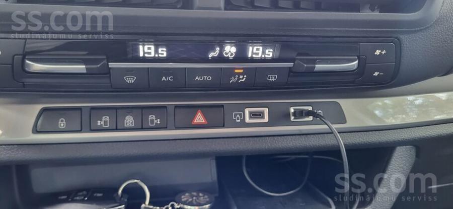 Melns Opel Zafira 2026 Jūrmala, ar dzinēja tilpumu 2.20 L un nobraukumu 10 tūkst. km par 48500 €, foto 12 vietnē AUTOMOTO.COM.LV