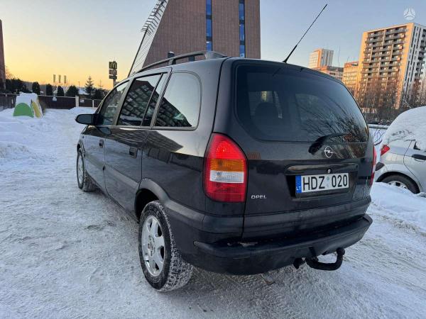 Black Opel Zafira 1999 in Vilnius, with an engine capacity of 1.80 L and mileage of 222 thousand km for 850 €, photo 6 on AUTOMOTO.COM.LV