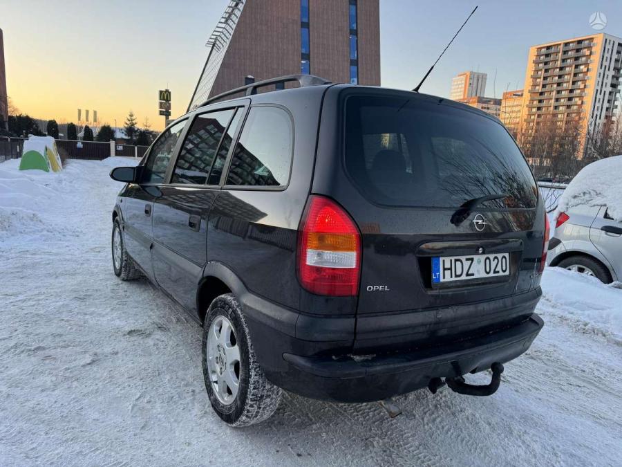 Melns Opel Zafira 1999 Viļņa, ar dzinēja tilpumu 1.80 L un nobraukumu 222 tūkst. km par 850 €, foto 6 vietnē AUTOMOTO.COM.LV