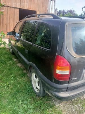 Black Opel Zafira 1999 in Cesis, with an engine capacity of 1.80 L and mileage of 460 thousand km for 650 €, photo 4 on AUTOMOTO.COM.LV