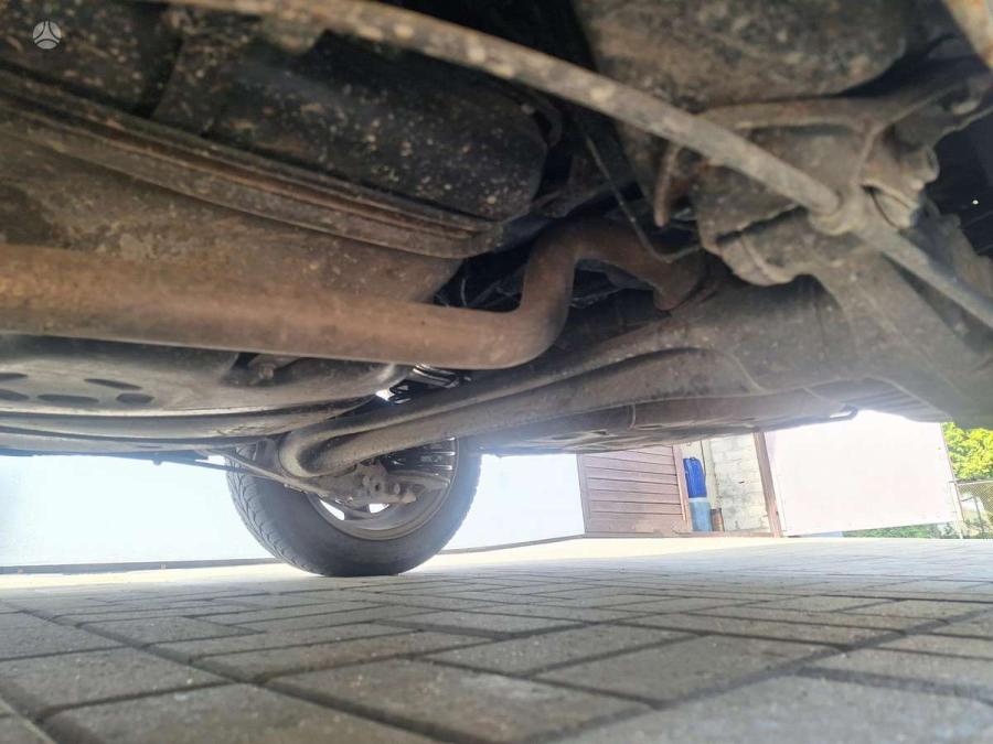 Melns Opel Zafira 2000 Viļņa, ar dzinēja tilpumu 1.80 L un nobraukumu 288 tūkst. km par 800 €, foto 3 vietnē AUTOMOTO.COM.LV