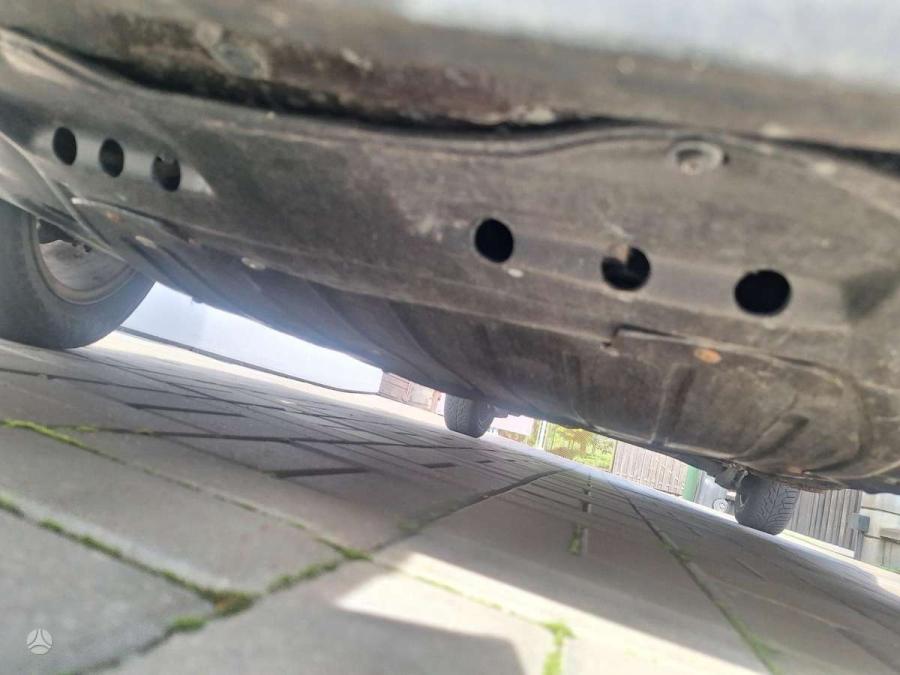 Melns Opel Zafira 2000 Viļņa, ar dzinēja tilpumu 1.80 L un nobraukumu 288 tūkst. km par 800 €, foto 5 vietnē AUTOMOTO.COM.LV