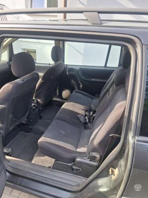 Melns Opel Zafira 2000 Viļņa, ar dzinēja tilpumu 1.80 L un nobraukumu 288 tūkst. km par 800 €, foto 8 vietnē AUTOMOTO.COM.LV