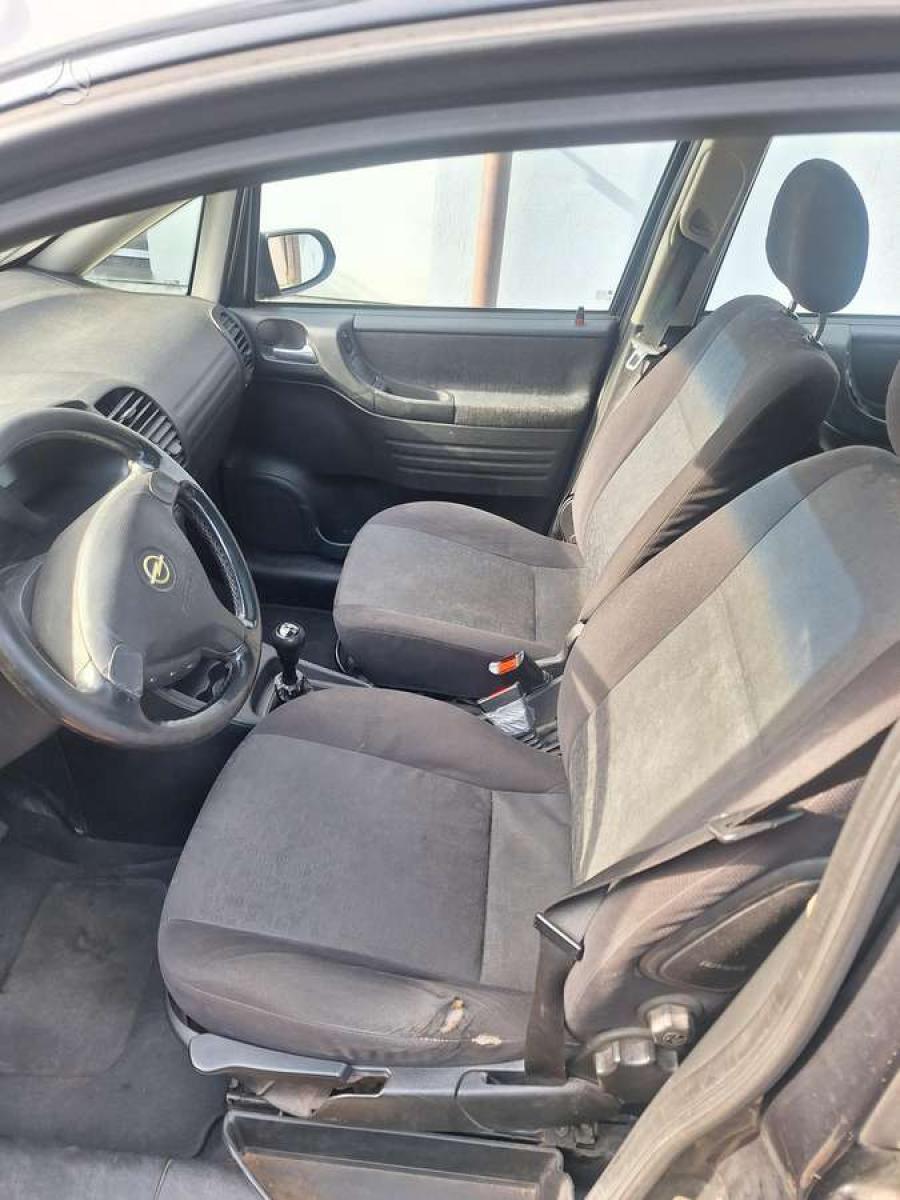 Melns Opel Zafira 2000 Viļņa, ar dzinēja tilpumu 1.80 L un nobraukumu 288 tūkst. km par 800 €, foto 9 vietnē AUTOMOTO.COM.LV