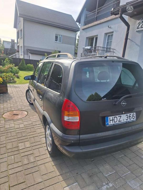 Black Opel Zafira 2000 in Vilnius, with an engine capacity of 1.80 L and mileage of 288 thousand km for 800 €, photo 11 on AUTOMOTO.COM.LV