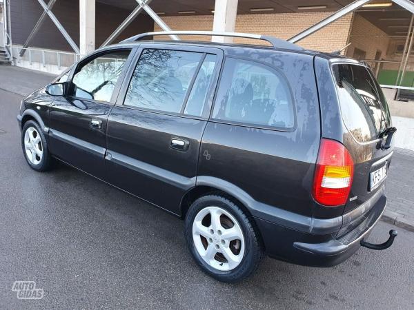 Black Opel Zafira 2001 in Siauliai, with an engine capacity of 1.80 L and mileage of 242 thousand km for 1450 €, photo 1 on AUTOMOTO.COM.LV