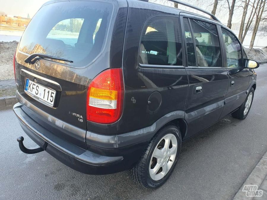 Melns Opel Zafira 2001 Šauļi, ar dzinēja tilpumu 1.80 L un nobraukumu 242 tūkst. km par 1450 €, foto 8 vietnē AUTOMOTO.COM.LV