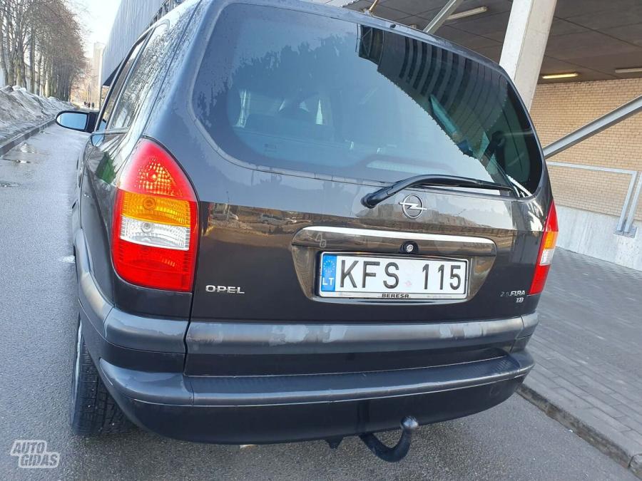 Melns Opel Zafira 2001 Šauļi, ar dzinēja tilpumu 1.80 L un nobraukumu 242 tūkst. km par 1450 €, foto 9 vietnē AUTOMOTO.COM.LV