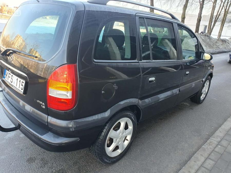 Melns Opel Zafira 2001 Šauļi, ar dzinēja tilpumu 1.80 L un nobraukumu 242 tūkst. km par 1450 €, foto 13 vietnē AUTOMOTO.COM.LV