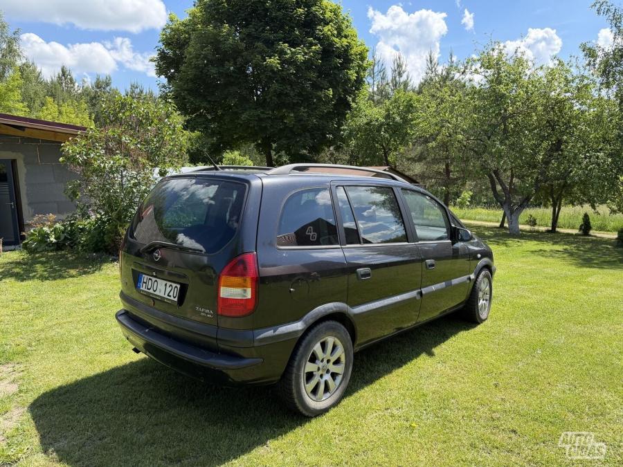 Black Opel Zafira 2001 in Alytus, with an engine capacity of 2.00 L and mileage of 287 thousand km for 550 €, photo 1 on AUTOMOTO.COM.LV