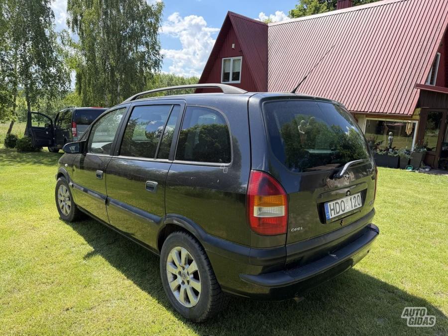 Black Opel Zafira 2001 in Alytus, with an engine capacity of 2.00 L and mileage of 287 thousand km for 550 €, photo 3 on AUTOMOTO.COM.LV