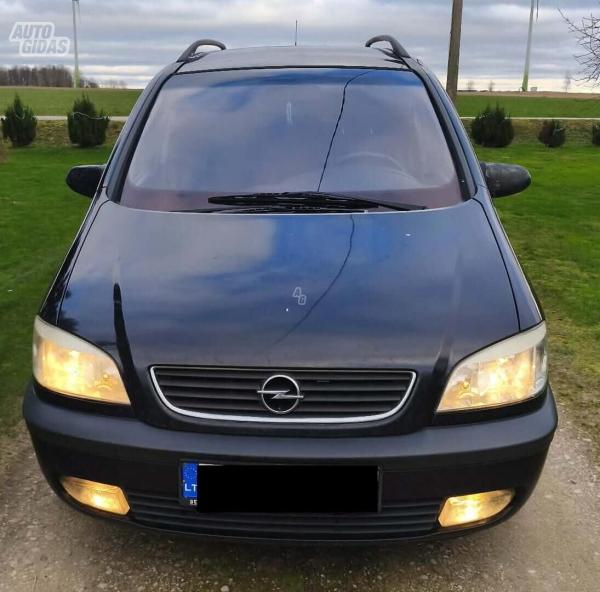 Black Opel Zafira 2002 in Skuodas, with an engine capacity of 2.20 L and mileage of 321 thousand km for 800 €, photo 1 on AUTOMOTO.COM.LV