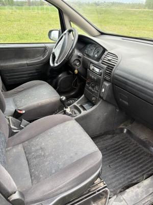 Black Opel Zafira 2002 in Rezekne, with an engine capacity of 2.00 L and mileage of 268 thousand km for 1100 €, photo 7 on AUTOMOTO.COM.LV