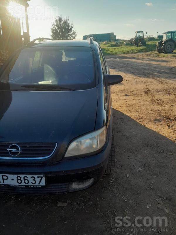 Black Opel Zafira 2002 in Preili, with an engine capacity of 2.00 L and mileage of 433 thousand km for 400 €, photo 5 on AUTOMOTO.COM.LV