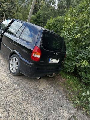 Black Opel Zafira 2002 in Valmiera, with an engine capacity of 2.00 L and mileage of 260 thousand km for 1500 €, photo 3 on AUTOMOTO.COM.LV