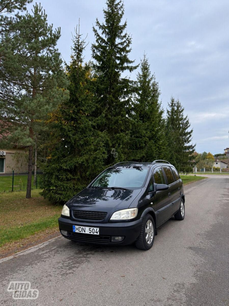 Black Opel Zafira 2002 in Vilnius, with an engine capacity of 2.00 L and mileage of 300 thousand km for 700 €, photo 1 on AUTOMOTO.COM.LV