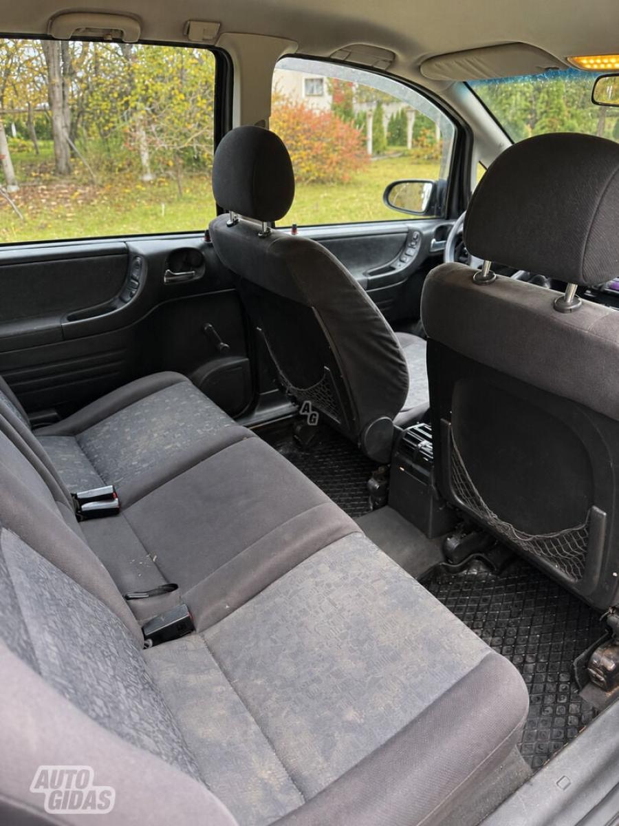 Black Opel Zafira 2002 in Vilnius, with an engine capacity of 2.00 L and mileage of 300 thousand km for 700 €, photo 11 on AUTOMOTO.COM.LV