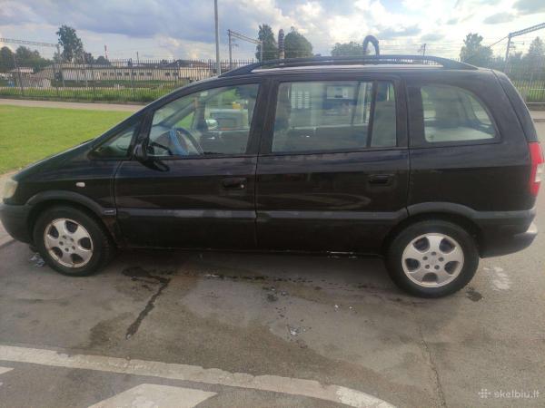 Black Opel Zafira 2003 in Siauliai, with an engine capacity of 2.00 L and mileage of 327 thousand km for 800 €, photo 3 on AUTOMOTO.COM.LV